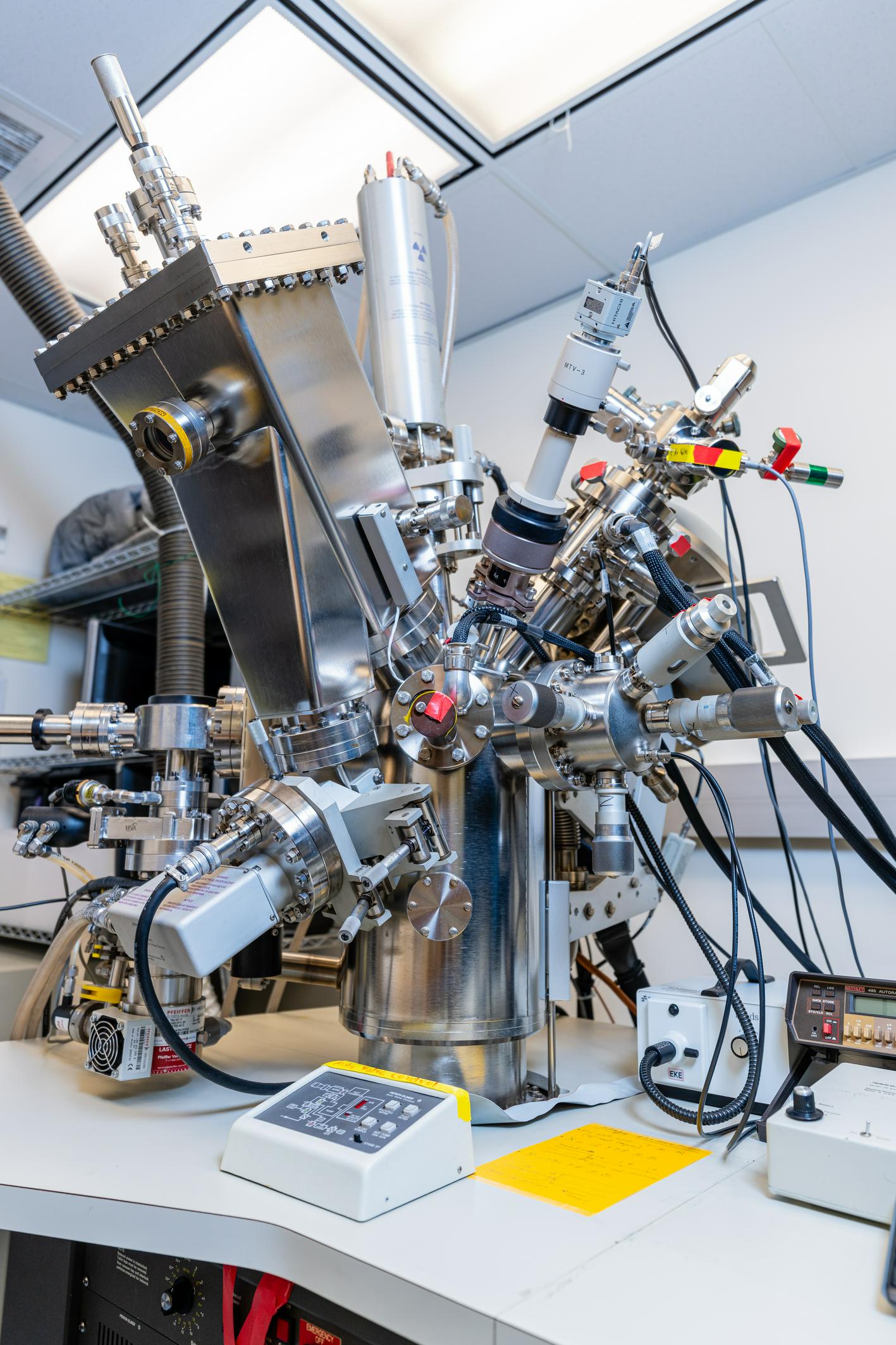 Physical Electronics 5400 5600 Esca System Second Lab