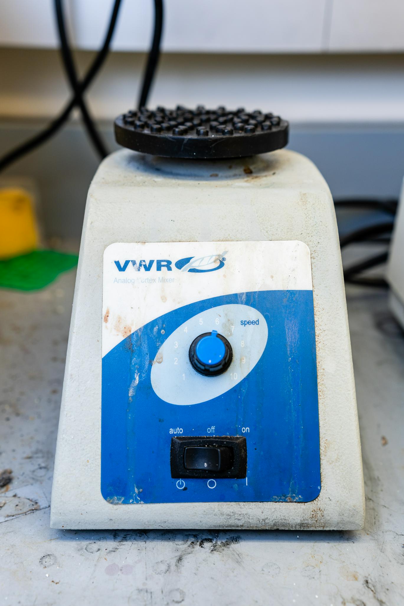 Reserve VWR Vortex Mixer/Specimen Shaker | Second Lab