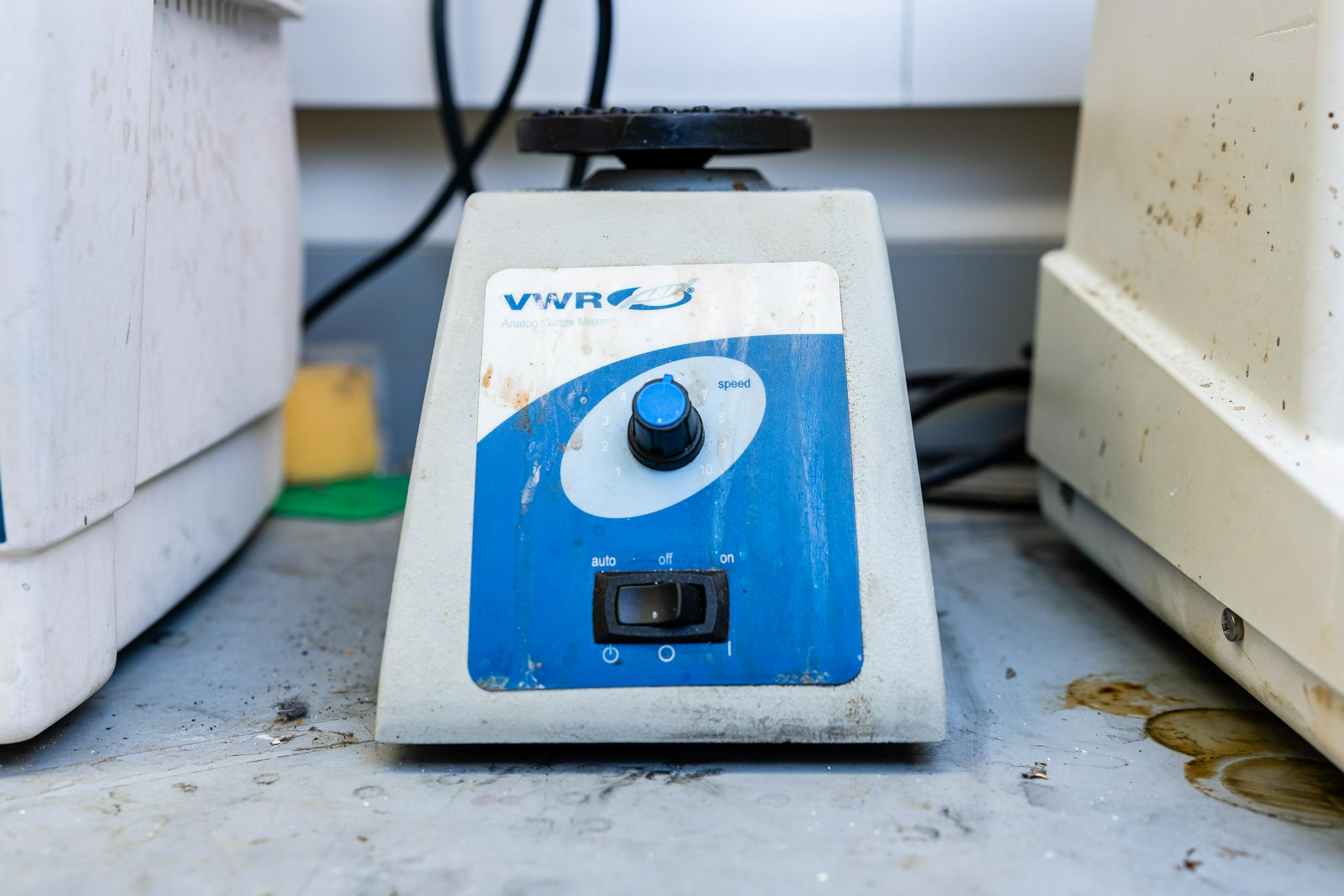 Reserve VWR Vortex Mixer/Specimen Shaker | Second Lab